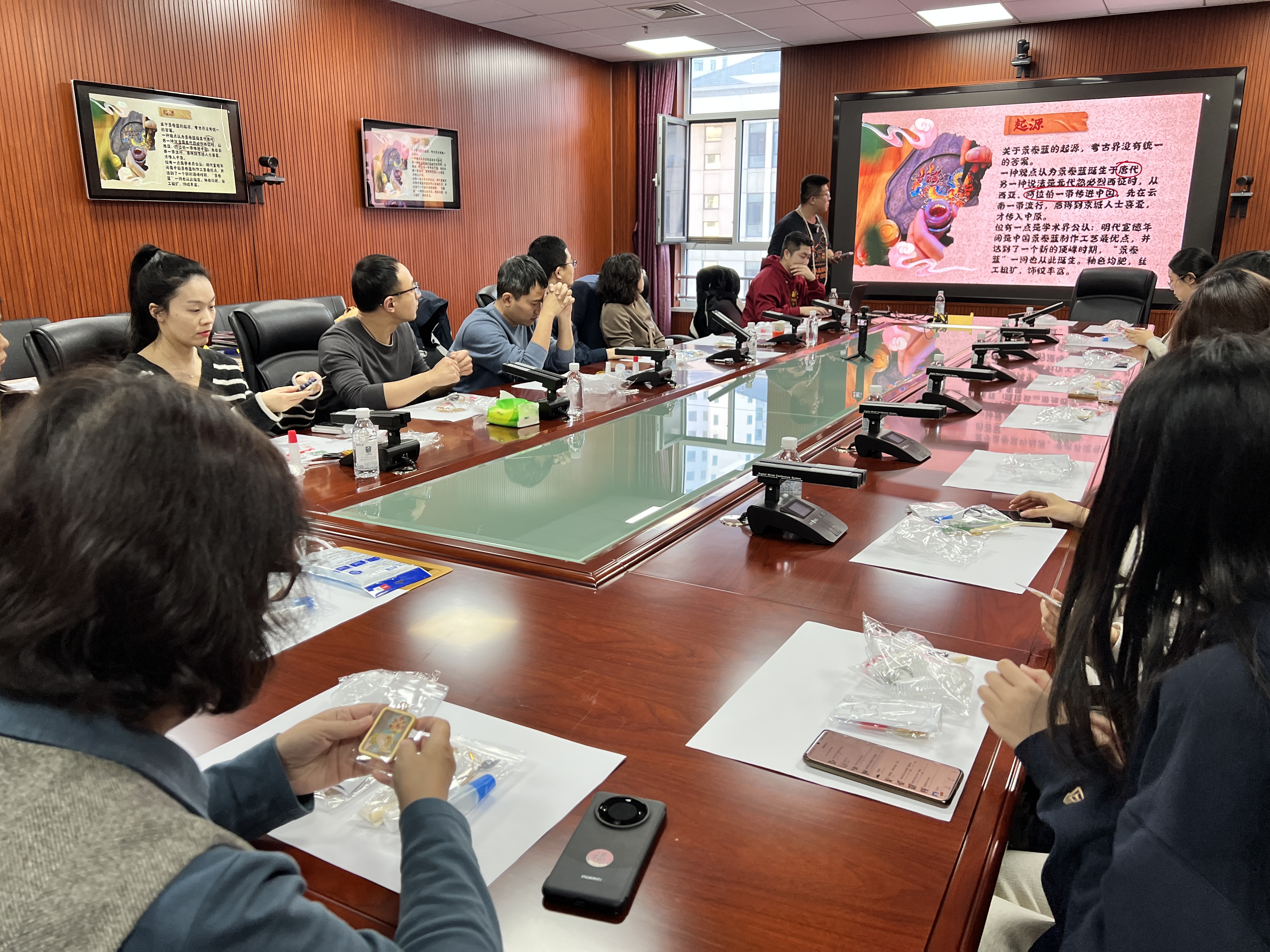 国家级非遗文化----掐丝珐琅工艺进校园-东北大学悉尼智能科技学院 | SSTC, NEU